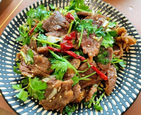 凉拌牛肉怎么做才嫩_正宗凉拌牛肉的做法-第1张图片-山城妙识