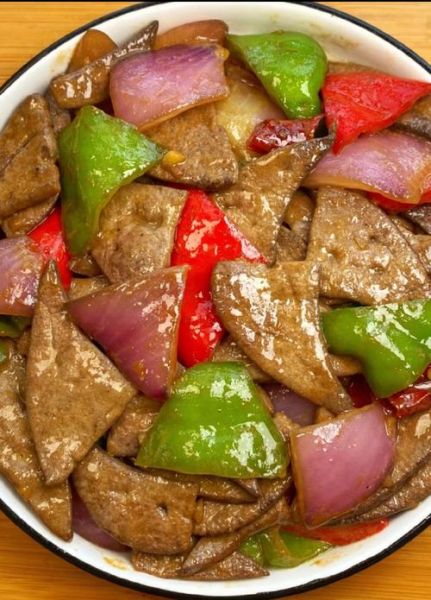 猪肝最佳搭配是什么菜_猪肝炒什么好吃又营养-第1张图片-山城妙识