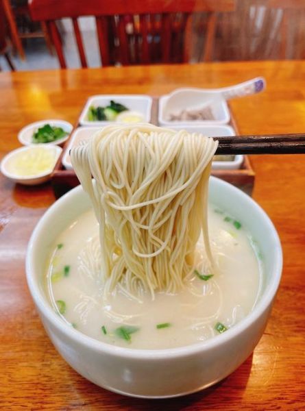 鱼汤面条怎么做好吃_鱼汤面条的汤怎么熬白-第1张图片-山城妙识 鱼汤面条怎么做好吃_鱼汤面条的汤怎么熬白-第1张图片-山城妙识