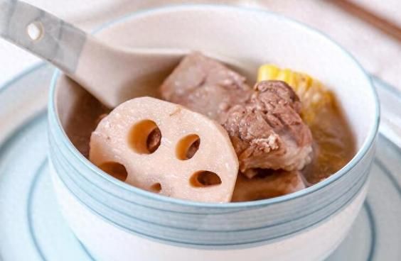 莲藕排骨汤怎么做不发黑_莲藕不发黑的小妙招-第2张图片-山城妙识