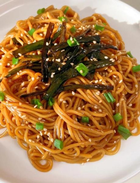 葱油拌面怎么做_正宗葱油拌面步骤-第1张图片-山城妙识 葱油拌面怎么做_正宗葱油拌面步骤-第1张图片-山城妙识