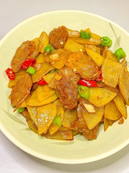 土豆炒腊肠怎么炒好吃_家常做法窍门-第1张图片-山城妙识
