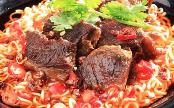 红烧牛肉面辣吗_红烧牛肉面辣不辣-第1张图片-山城妙识 红烧牛肉面辣吗_红烧牛肉面辣不辣-第1张图片-山城妙识