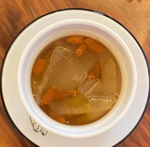 冰糖梨水怎么做_冰糖梨水止咳效果好吗-第3张图片-山城妙识