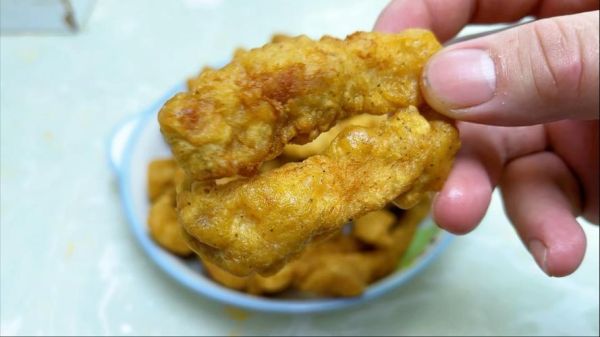 炸鸡胸肉用面粉还是淀粉_哪个更酥脆-第3张图片-山城妙识