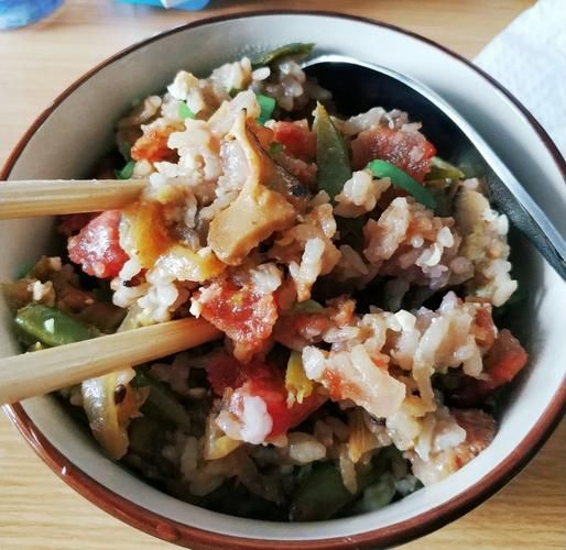 电饭锅腊味煲仔饭怎么做_电饭锅腊味煲仔饭需要多久-第3张图片-山城妙识