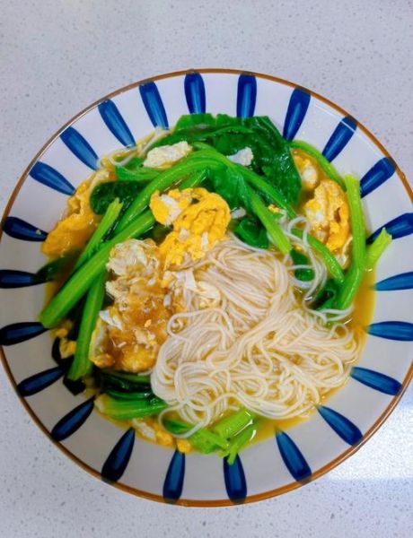 菠菜面条怎么做_菠菜面片汤的家常做法-第1张图片-山城妙识