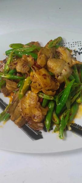 青椒回锅肉盖饭怎么做_回锅肉盖饭热量高吗-第1张图片-山城妙识