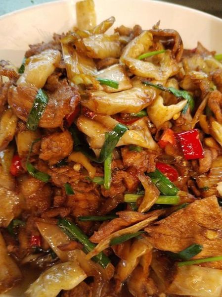 白辣椒炒肉怎么炒好吃_白辣椒炒肉做法窍门-第1张图片-山城妙识