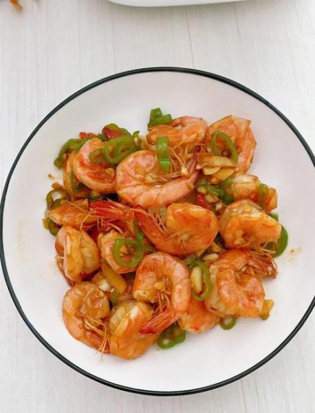 家常炒小虾怎么做_小虾炒多久才脆嫩-第1张图片-山城妙识