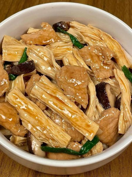 腐竹烧肉饭怎么做_腐竹烧肉饭热量高吗-第3张图片-山城妙识