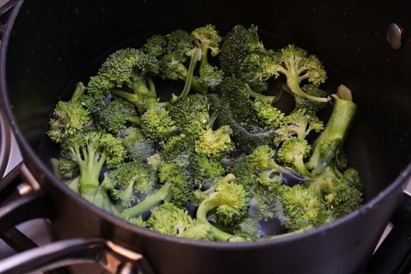 花椰菜煮多久_花椰菜焯水几分钟-第1张图片-山城妙识