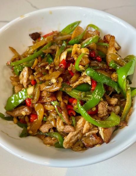 青椒榨菜炒肉丝怎么炒才嫩_榨菜要不要提前泡水-第1张图片-山城妙识