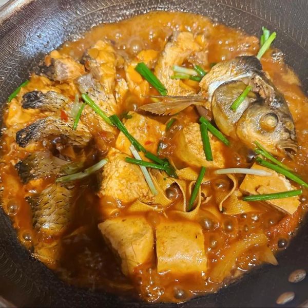 铁锅炖鱼头怎么做_铁锅炖鱼头需要炖多久-第2张图片-山城妙识