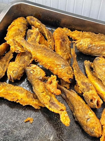 椒盐小黄鱼怎么做才酥脆_椒盐小黄鱼用面粉还是淀粉-第1张图片-山城妙识