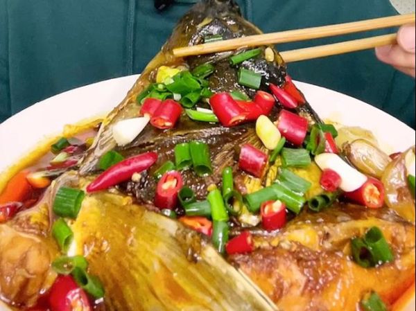 清蒸花鲢鱼头怎么做_清蒸花鲢鱼头蒸多久-第3张图片-山城妙识