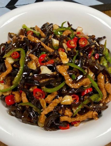 木耳炒肉怎么炒才嫩_木耳炒肉的家常做法-第1张图片-山城妙识 木耳炒肉怎么炒才嫩_木耳炒肉的家常做法-第1张图片-山城妙识