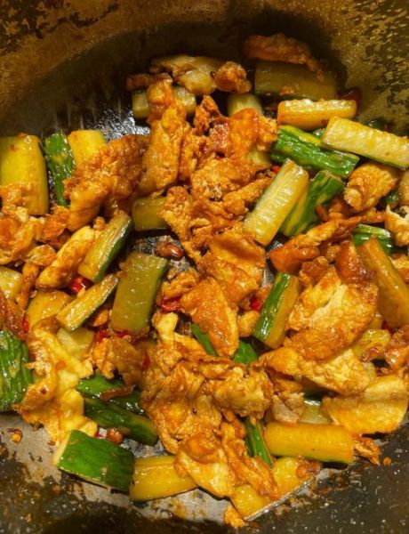 鸡蛋炒黄瓜怎么炒好吃_鸡蛋炒黄瓜的做法窍门-第1张图片-山城妙识