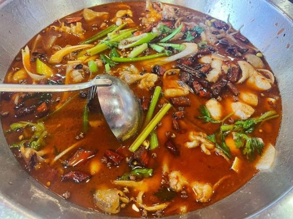 肥肠鱼火锅怎么做_肥肠鱼火锅底料推荐-第1张图片-山城妙识