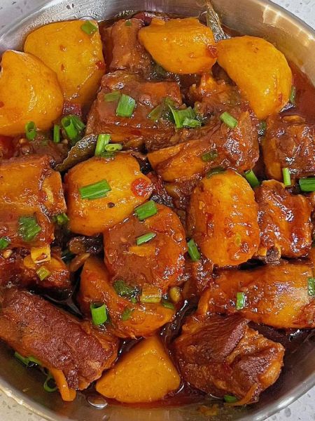 排骨土豆怎么做_排骨炖土豆要焯水吗-第2张图片-山城妙识