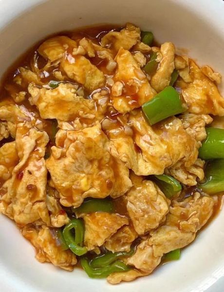 青椒炒蛋怎么做_青椒炒蛋先炒蛋还是先炒青椒-第1张图片-山城妙识 青椒炒蛋怎么做_青椒炒蛋先炒蛋还是先炒青椒-第1张图片-山城妙识