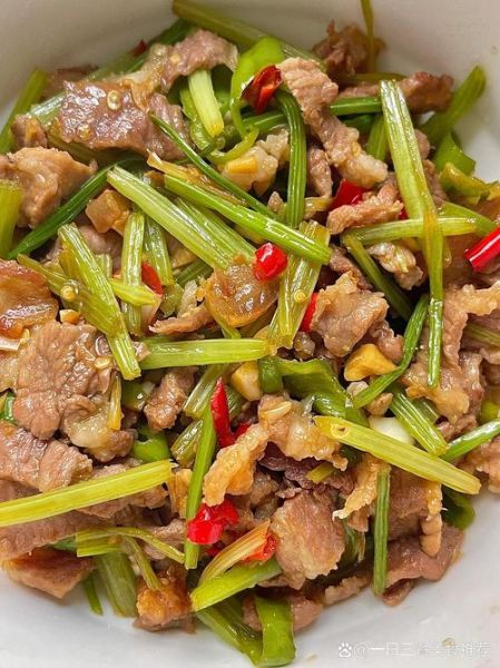 芹菜炒肉热量是多少_减肥能吃吗-第2张图片-山城妙识 芹菜炒肉热量是多少_减肥能吃吗-第2张图片-山城妙识
