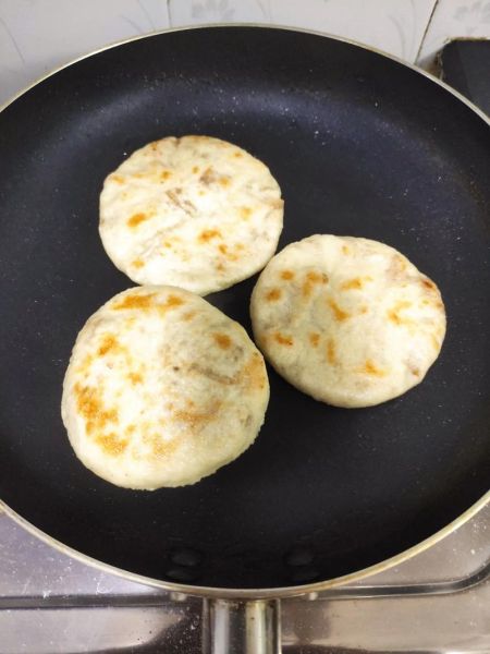 自发粉烙饼怎么做_自发粉烙饼的做法大全-第2张图片-山城妙识