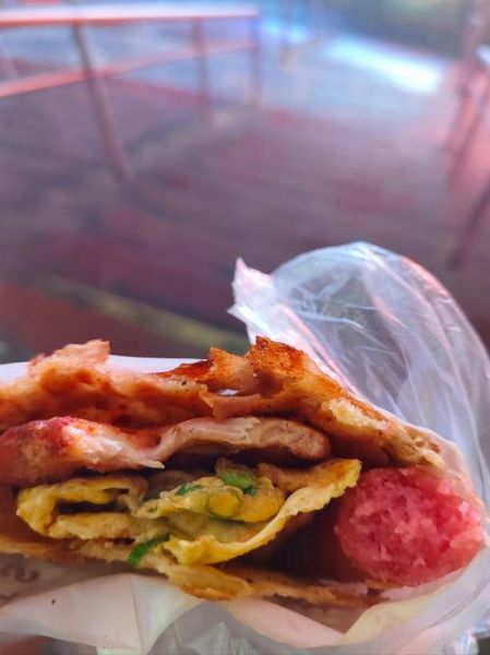 路边摊鸡蛋饼的面怎么调_鸡蛋饼面糊比例是多少-第3张图片-山城妙识