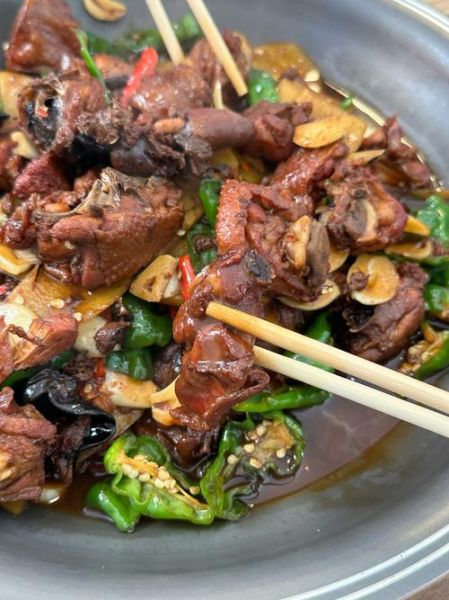 辣子鸡用什么鸡最好吃_三黄鸡还是土鸡-第1张图片-山城妙识