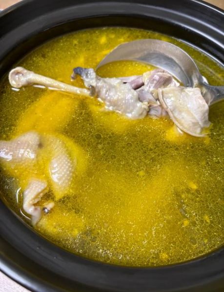 炖老鸡汤最好喝的方法_老母鸡炖汤怎么炖才香-第1张图片-山城妙识 炖老鸡汤最好喝的方法_老母鸡炖汤怎么炖才香-第1张图片-山城妙识