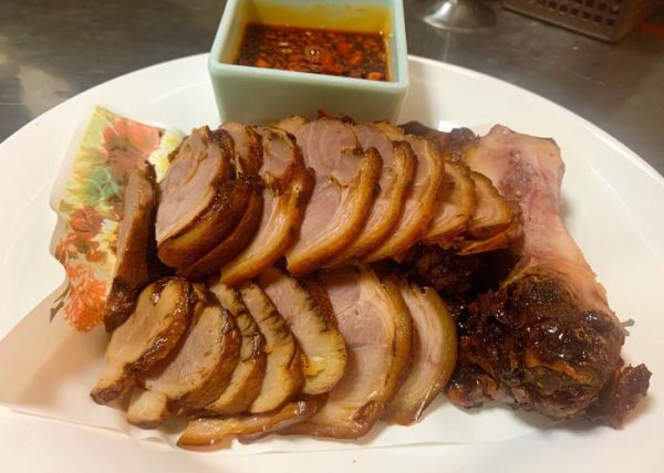 家常酱肘子怎么做_酱肘子用前肘还是后肘-第3张图片-山城妙识