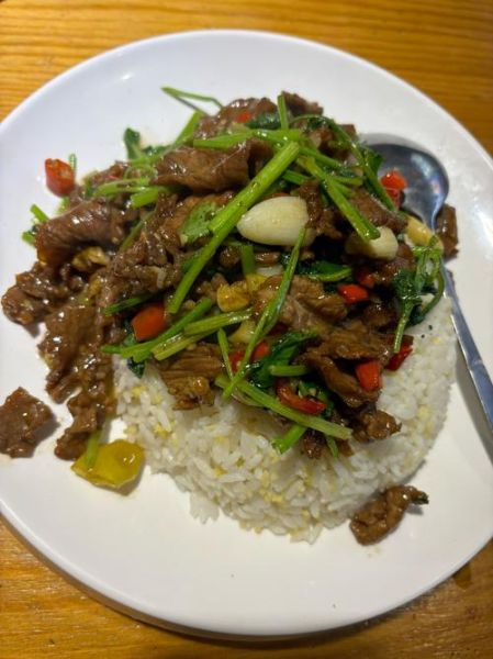 红烧牛肉盖饭怎么做_红烧牛肉盖饭热量高吗-第2张图片-山城妙识 红烧牛肉盖饭怎么做_红烧牛肉盖饭热量高吗-第2张图片-山城妙识