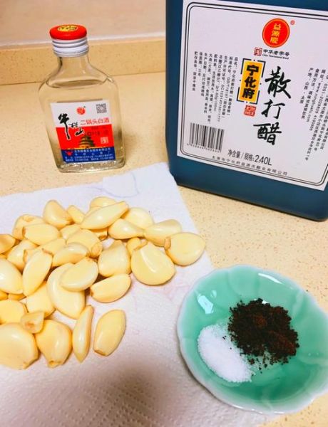 腊八蒜用白醋泡可以吗_腊八蒜用白醋还是米醋-第2张图片-山城妙识
