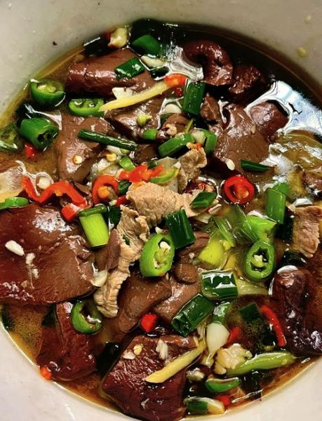 猪血怎么炒_猪血炒多久才熟-第1张图片-山城妙识