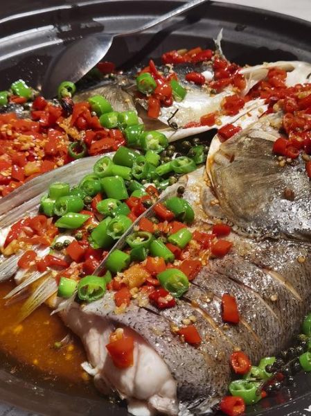 湘菜十大代表菜有哪些_剁椒鱼头怎么做才正宗-第2张图片-山城妙识