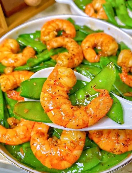 荷兰豆炒虾仁怎么炒才脆_荷兰豆炒虾仁需要焯水吗-第1张图片-山城妙识