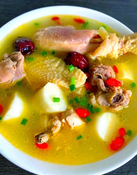 家常炖三黄鸡怎么做_三黄鸡炖多久才软烂-第1张图片-山城妙识