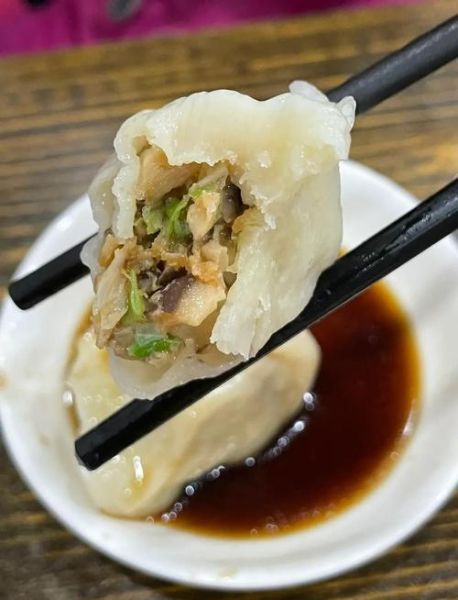 香菇肉馅饺子怎么调馅才鲜嫩_香菇饺子馅要不要焯水-第3张图片-山城妙识