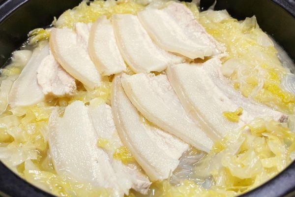 酸菜白肉怎么做_酸菜白肉最正宗的做法-第2张图片-山城妙识