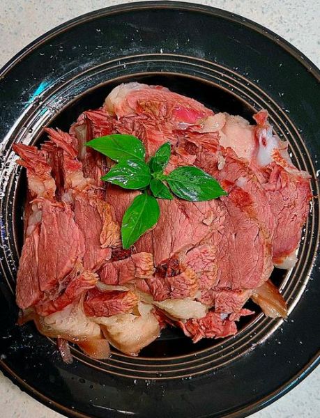 白切羊肉怎么煮才嫩_正宗白切羊肉做法-第2张图片-山城妙识