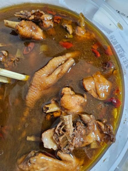 炖鸡的家常做法_炖鸡怎么做好吃又嫩-第3张图片-山城妙识