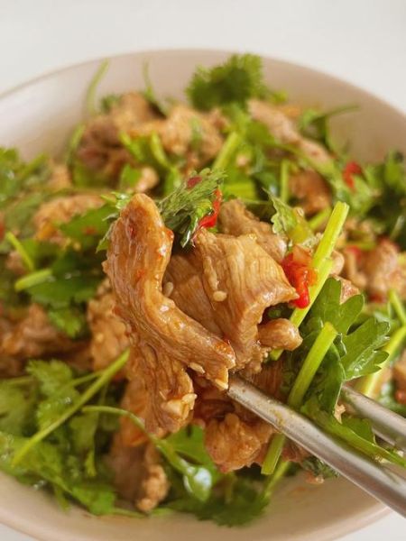 凉拌香菜牛肉怎么做_凉拌香菜牛肉热量高吗-第1张图片-山城妙识 凉拌香菜牛肉怎么做_凉拌香菜牛肉热量高吗-第1张图片-山城妙识