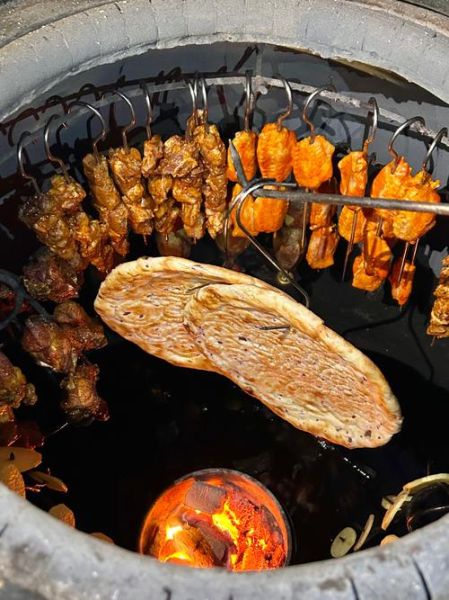 馕坑肉怎么做_馕坑肉和烤羊肉串区别-第1张图片-山城妙识