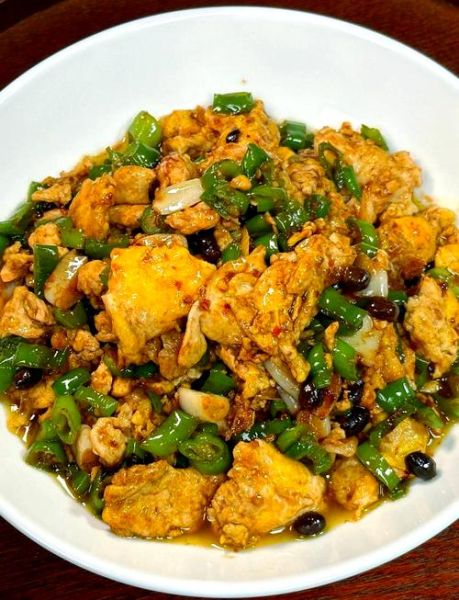 尖椒摊鸡蛋怎么做_尖椒摊鸡蛋的做法窍门-第2张图片-山城妙识