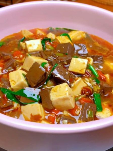 炒猪血豆腐怎么做好吃_炒猪血豆腐的家常做法-第1张图片-山城妙识