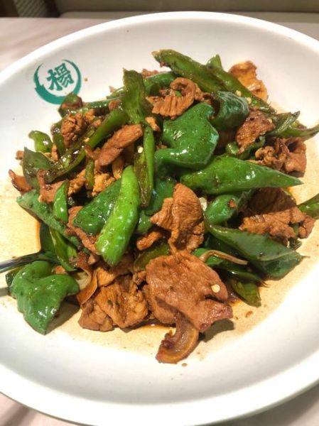 辣椒炒肉怎么炒好吃又嫩_辣椒炒肉用什么肉最嫩-第2张图片-山城妙识