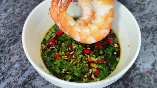 清水煮虾的蘸料怎么做_清水虾蘸什么料汁好吃-第1张图片-山城妙识