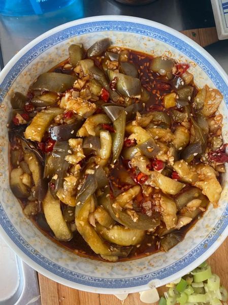 蒜泥茄子怎么做好吃_拌蒜泥茄子窍门-第1张图片-山城妙识