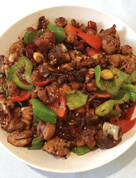 香辣干锅鸡怎么做_香辣干锅鸡家常做法-第1张图片-山城妙识 香辣干锅鸡怎么做_香辣干锅鸡家常做法-第1张图片-山城妙识