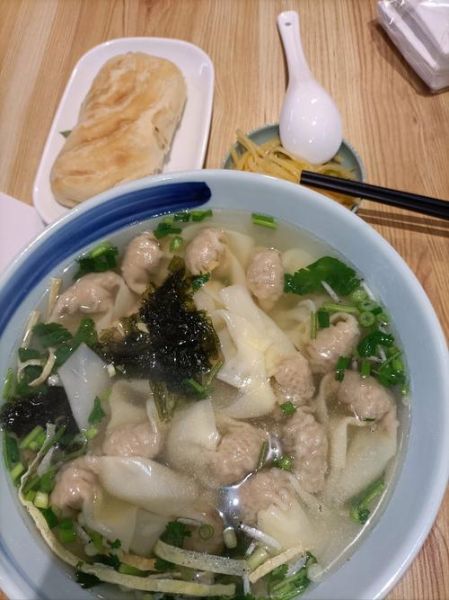 馄饨汤怎么做_馄饨汤底怎么调才鲜-第1张图片-山城妙识